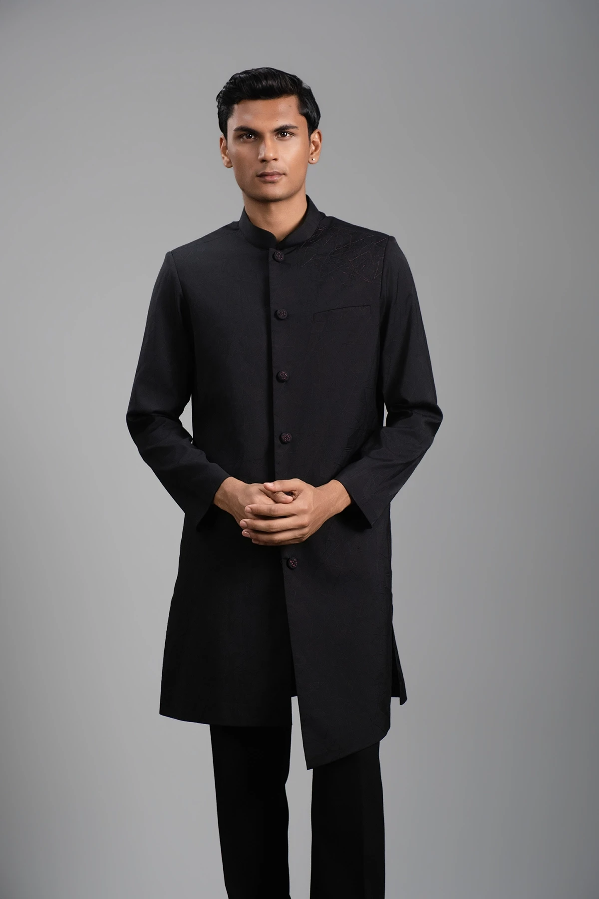 Qrius | Wear the Best in Fashion.