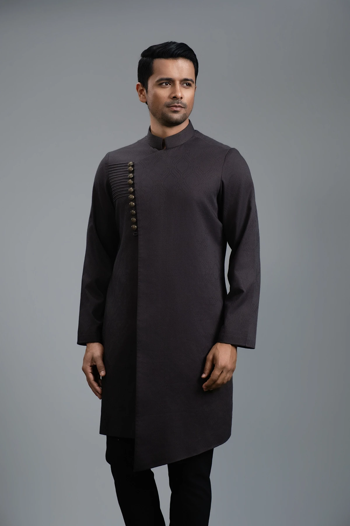 Qrius | Wear the Best in Fashion.